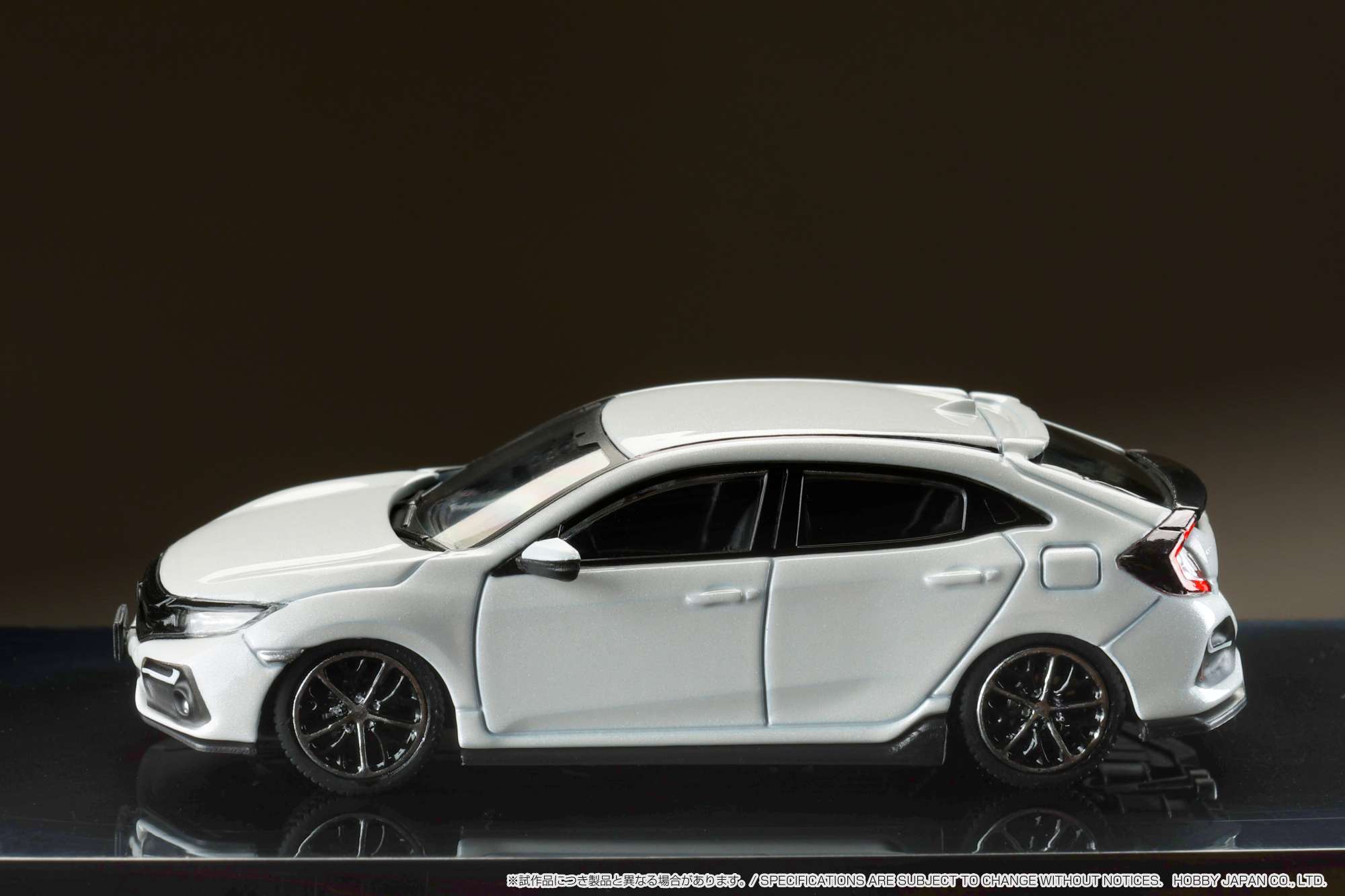 Hobby JAPAN 1/64 Honda Civic Hatchback (FK7) 2020 Platinum White Pearl - AXELLWORKS HOBBYTOWN
