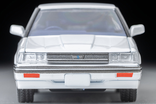 TOMYTEC 1/64 Limited Vintage NEO Nissan Skyline 4-door HT 1800 Passage (White) 1985 - AXELLWORKS ...